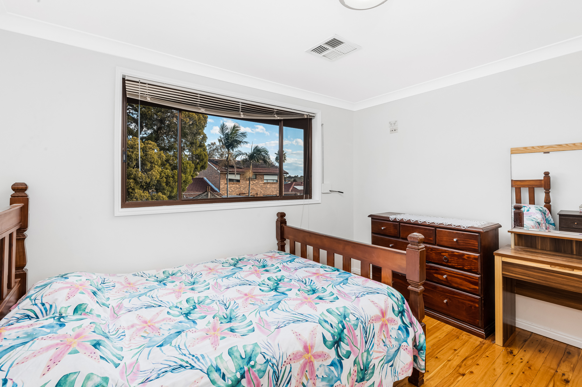 15 Napier Place, BOSSLEY PARK NSW 2176 – Blaze Real Estate